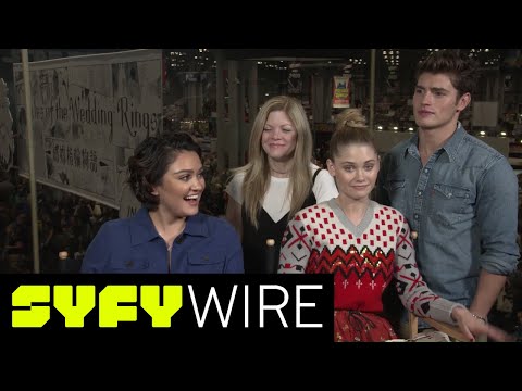 Marvel's Runaways Cast on What Comics They Read | New York Comic-Con 2017 | SYFY WIRE