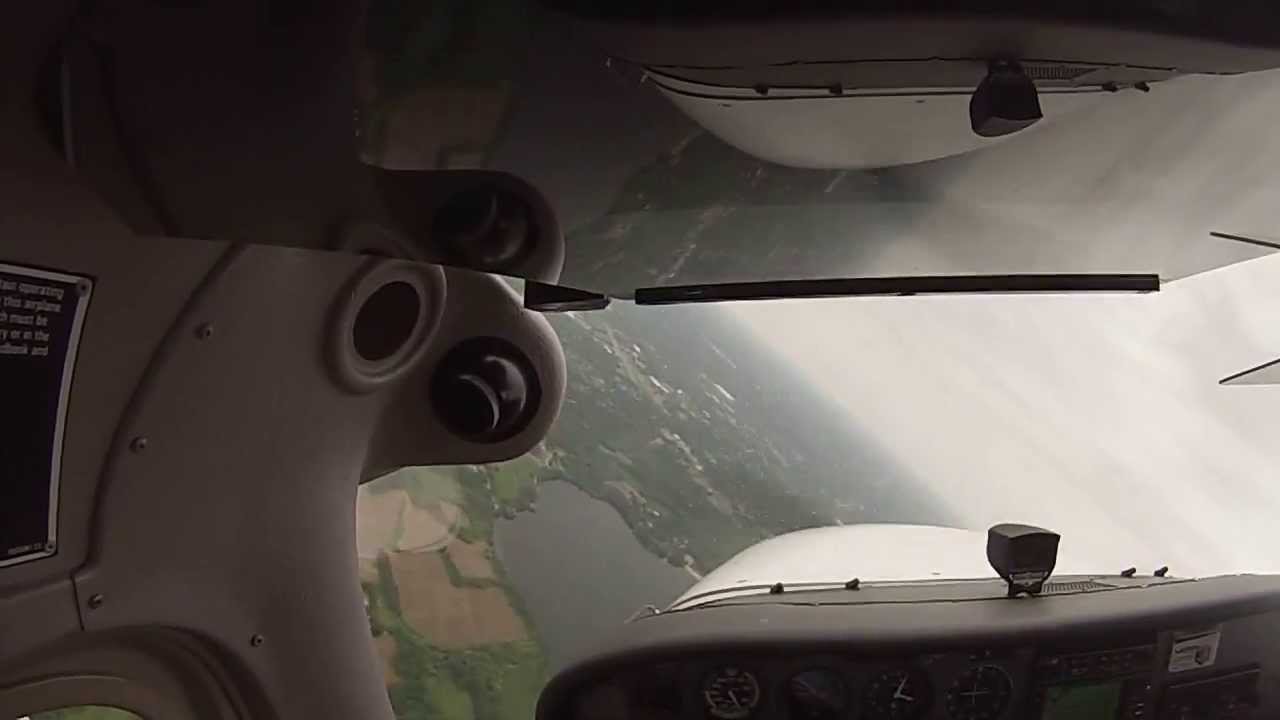 60 Degree turns in the Cessna 172 - YouTube