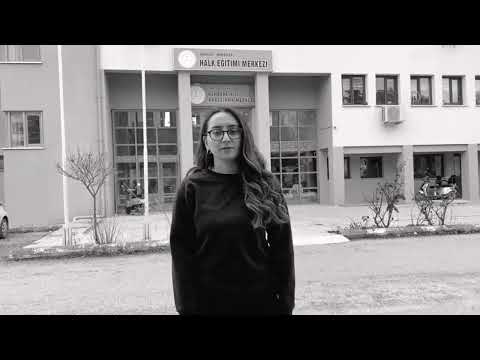 KURSİYERLERDEN ŞEHİTLER ANISINA İŞARET DİLİYLE \