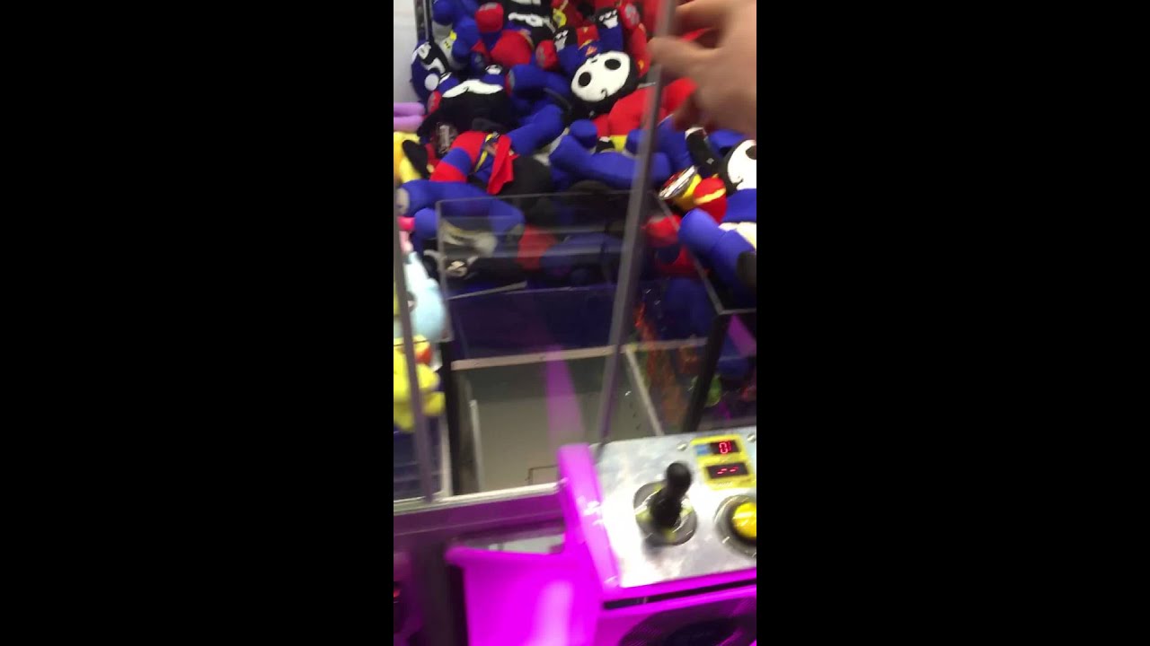 Unlocked Elaut E Claw Machine Round One Arcade in Mall Honesty Wins ...
