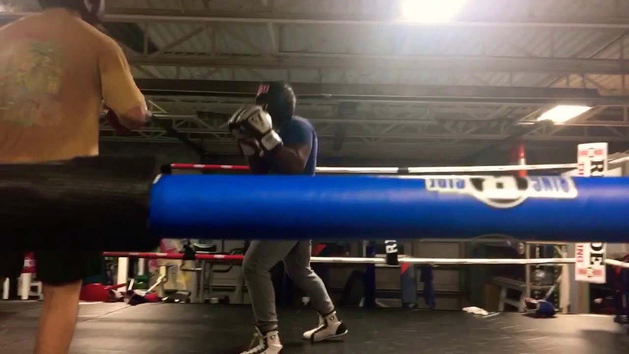 Abrahan Garcia vs Jermont Reece (Sparring) - YouTube