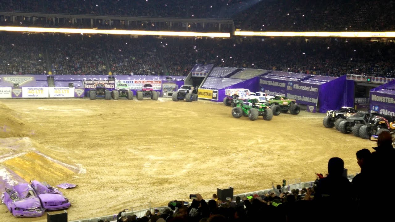 Grave Digger Finale Monster Jam Houston 2016 (Backflip) (4K UHD) - YouTube
