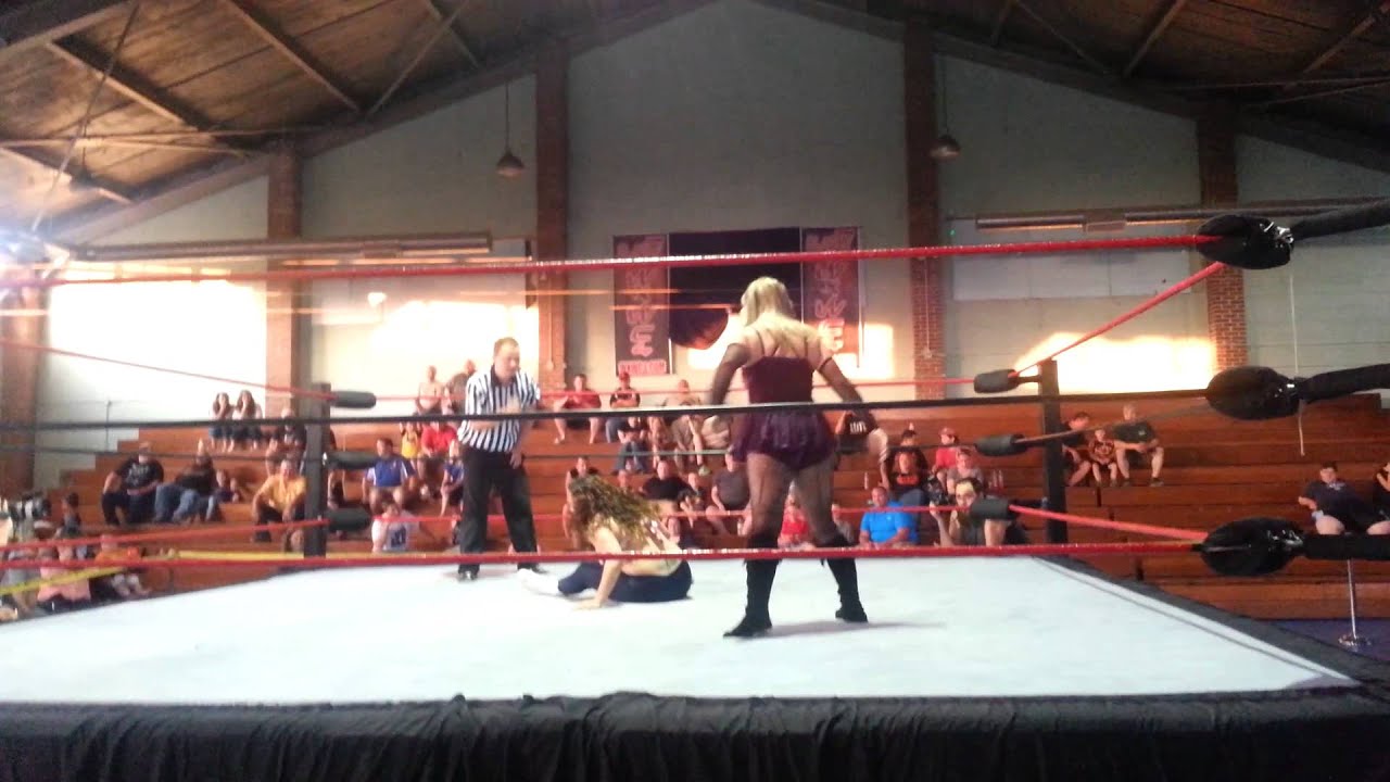 Autumn Breeze vs WXWC4 Womens Champ Niya Barela - YouTube