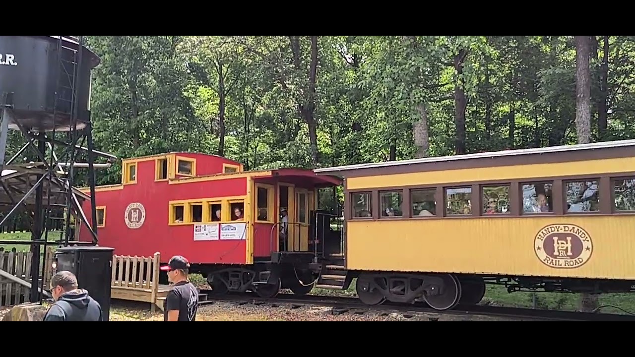 1948 General Electric 70-Ton switcher in action - YouTube