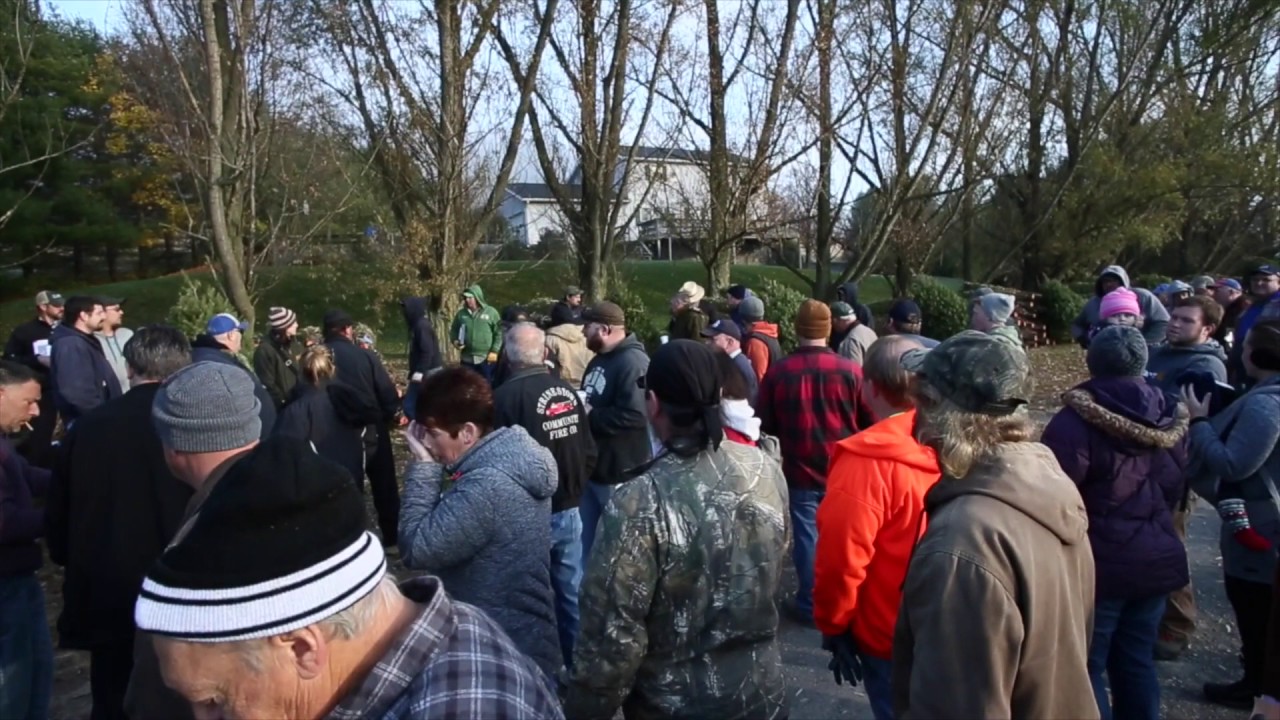 Auctioning over 40,000 trees at the world's largest Christmas tree ...