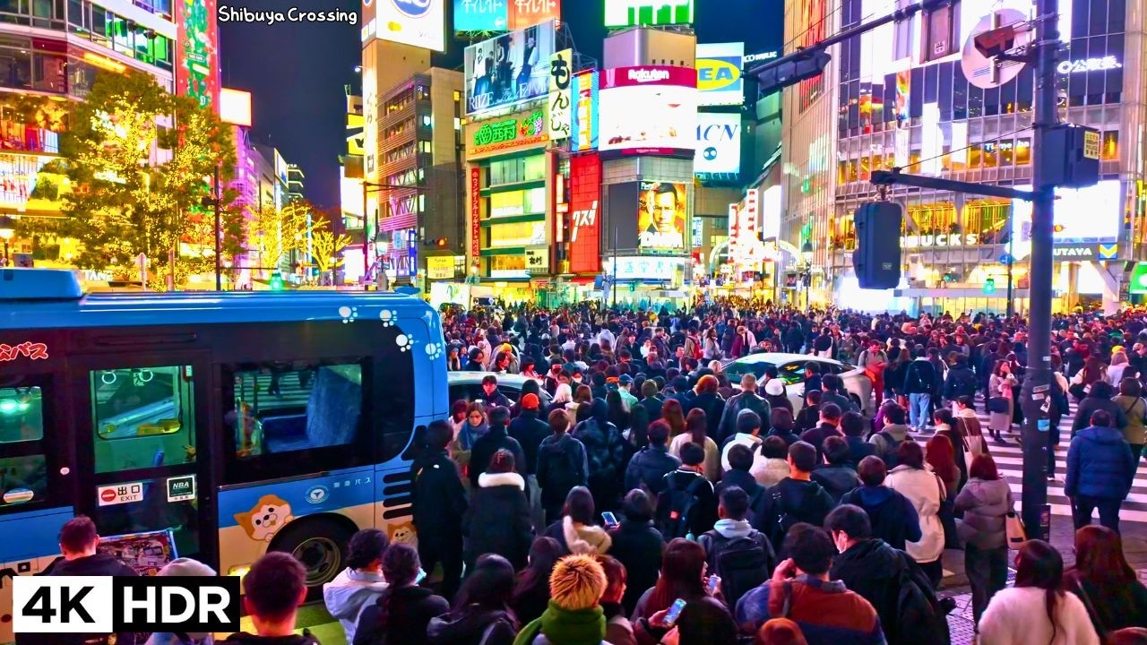 🥳Year-End FriYAY Night! Everyone’s Feeling Festive! @ Shibuya Crossing ...