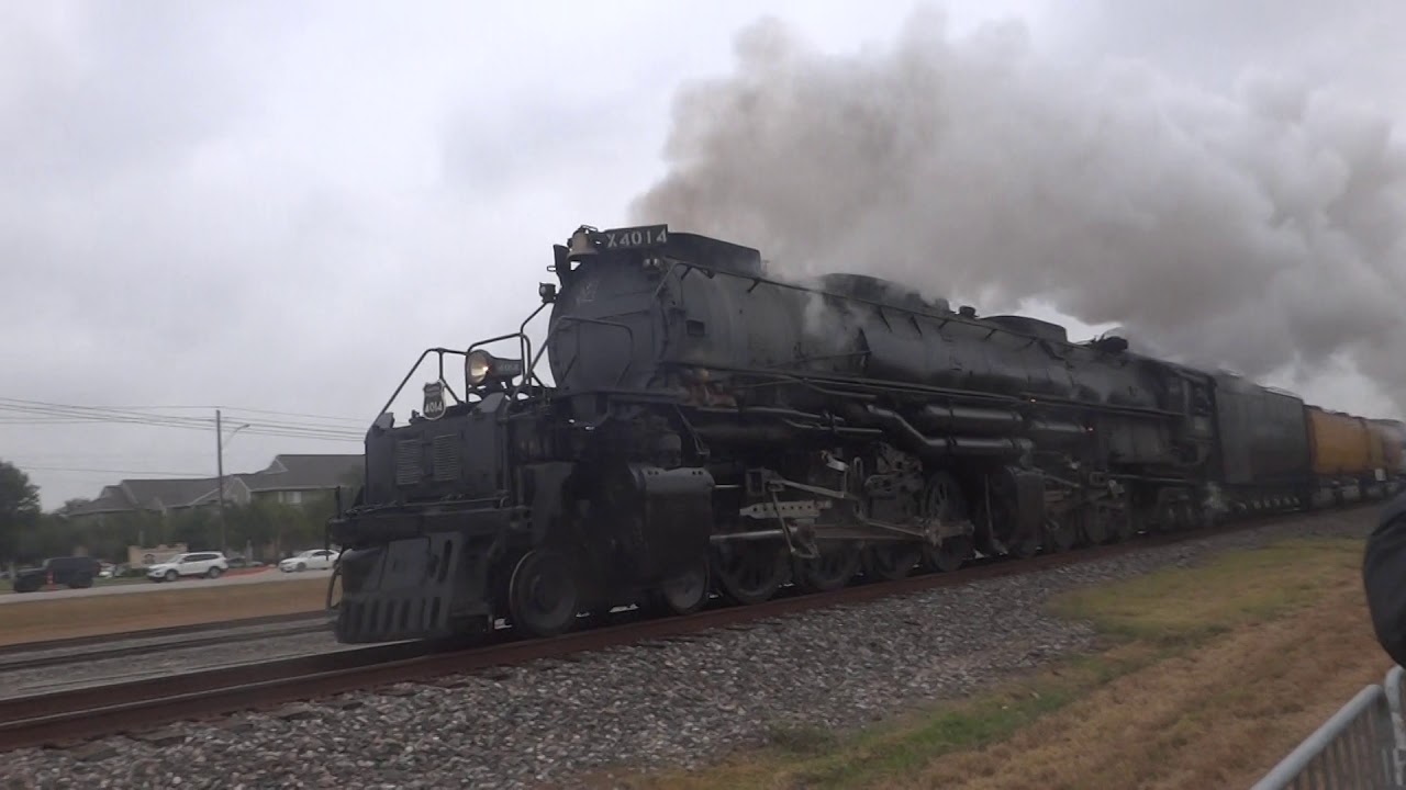 Union Pacific 4014 Steam Engine and George Bush 4141 in College Station ...