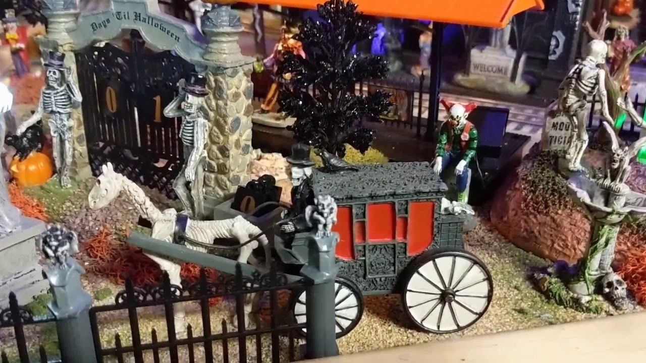 Halloween 2019 O Scale Model Train Layout - YouTube
