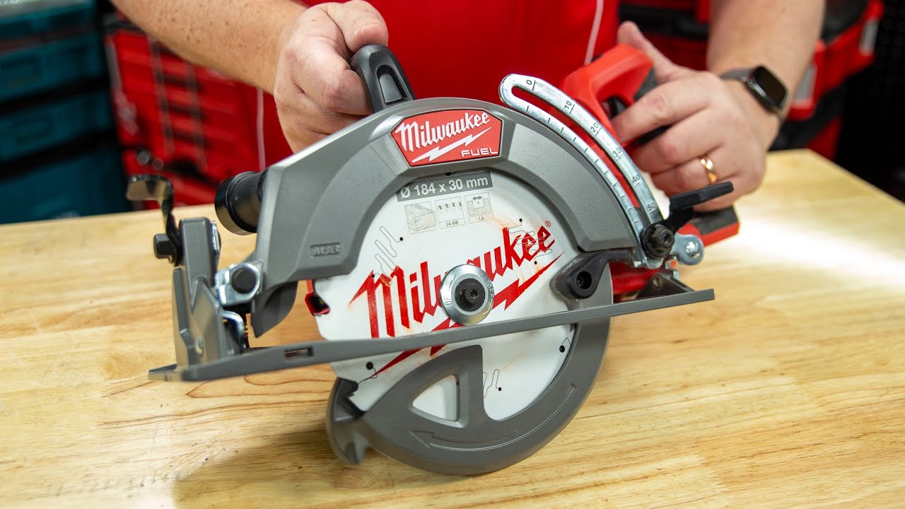 GEN 2 Milwaukee M18 Fuel Rear Handle Saw - M18FCSRH662 - YouTube