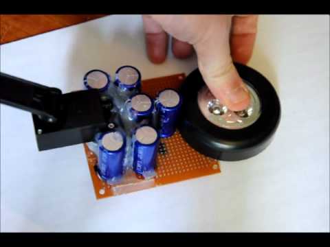 The Wind-Up Super Capacitor Flashlight with Dynamo Charger - YouTube