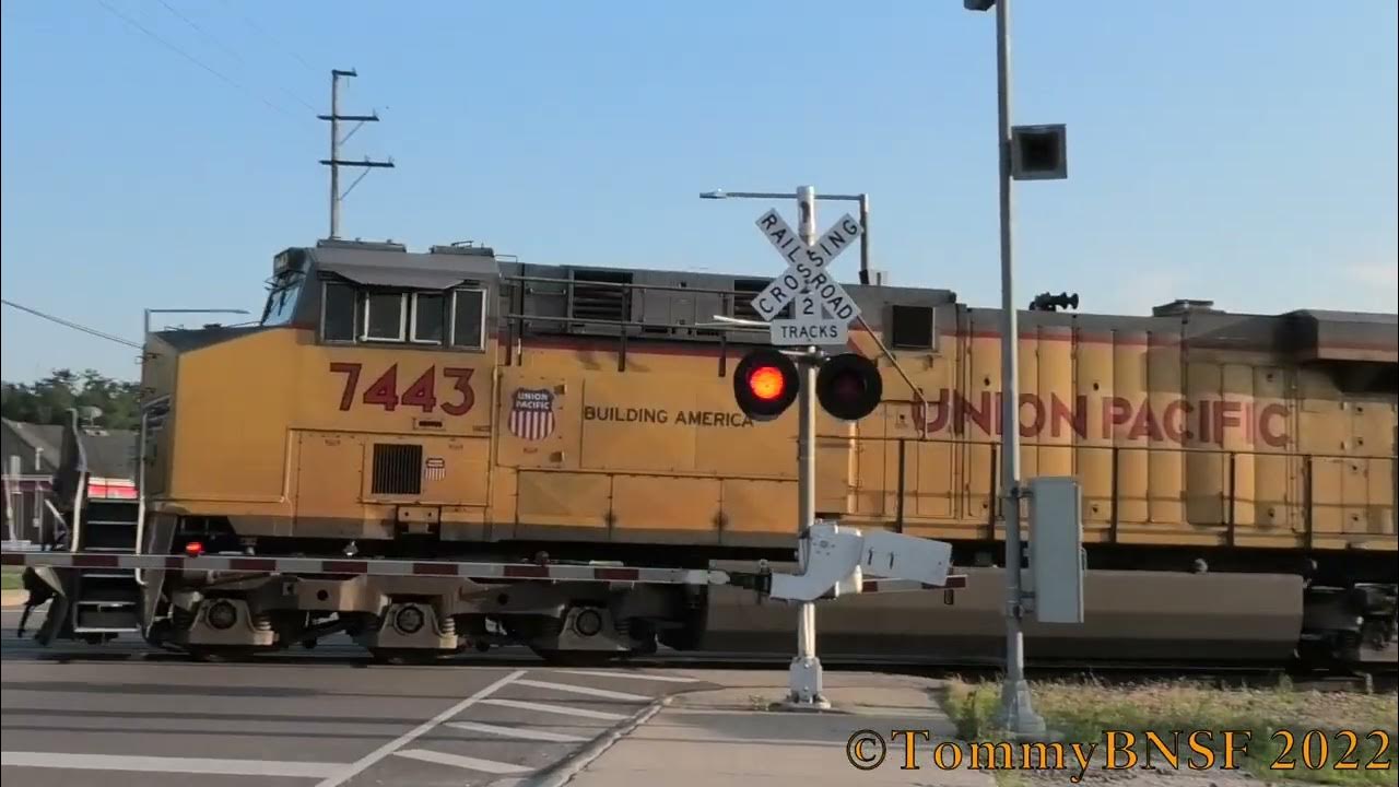 Flagless! UP 7443 East in DeKalb, IL - YouTube