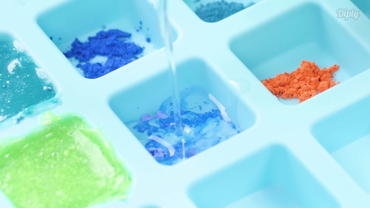 Fun Colour Changing Soap! | Crafty - YouTube