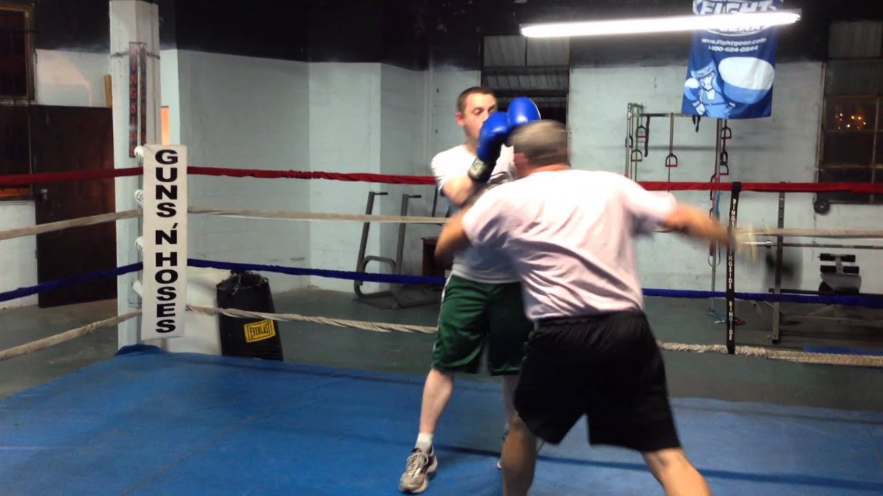 Ian Boxing round 2 Dec 2013 - YouTube