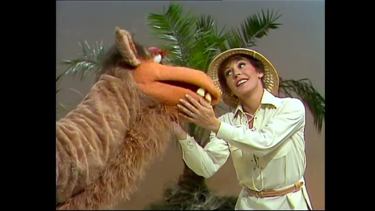Helen Reddy - We'll Sing In The Sunshine (The Muppet Show 1978) - live ...