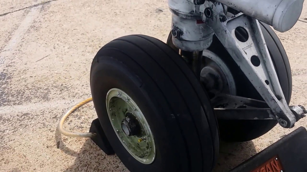 EMBRAER 175 Walk around - Pre flight check - YouTube