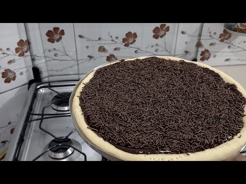 Pizza de Brigadeiro facíl de fazer - YouTube