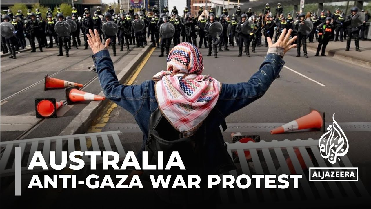 Antiwar protesters clash with police at Australian arms fair - YouTube