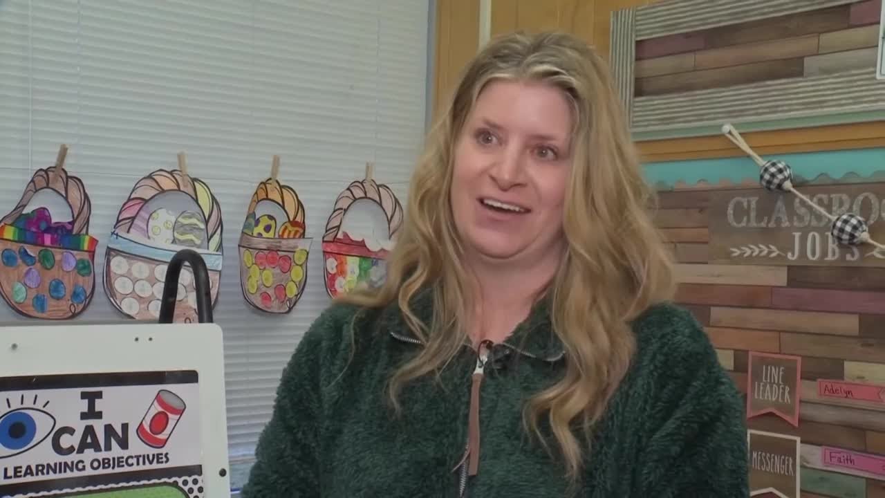 'One Class at Time' honors teacher at Poly Drive Elementary - YouTube