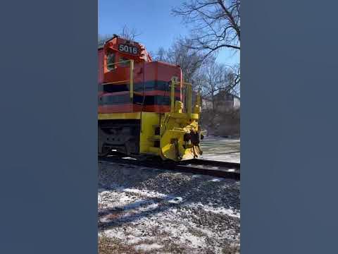 IORY 5016 Australian SD50S leads the northbound LSL by Snyder Park- Springfield, OH - YouTube