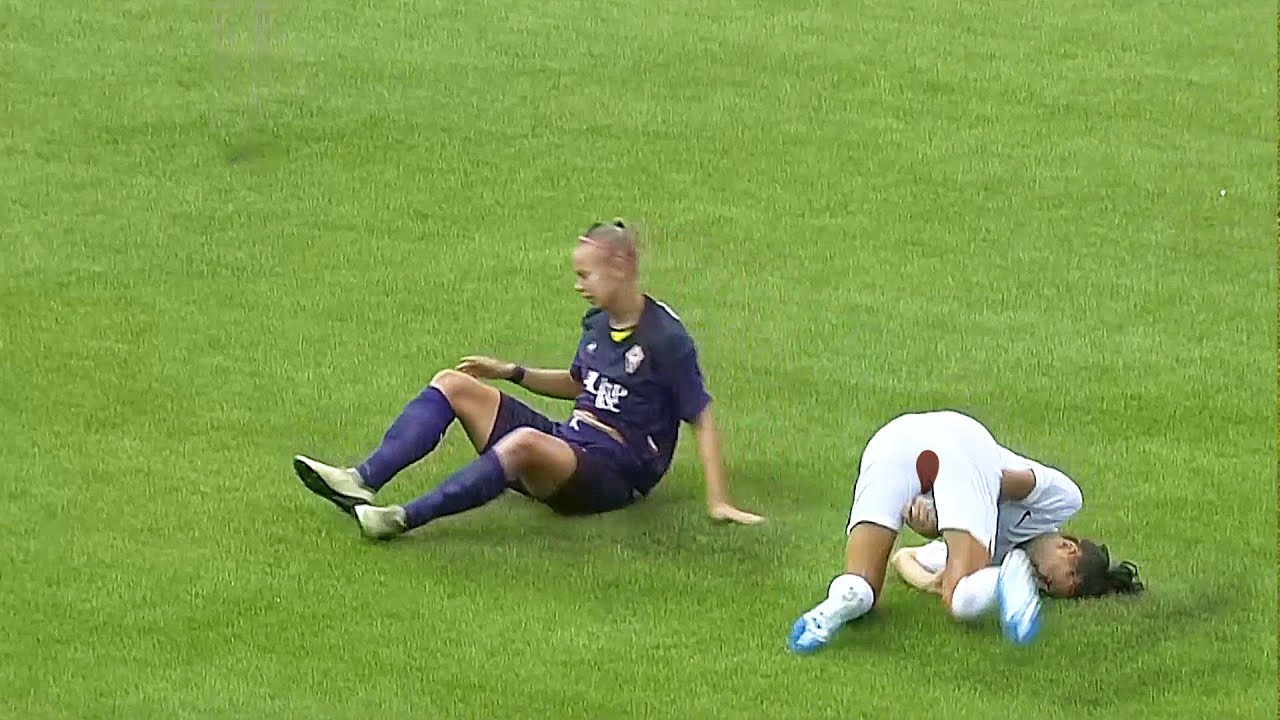 Comedy & Shocking Moments in Women's Football #5 - YouTube