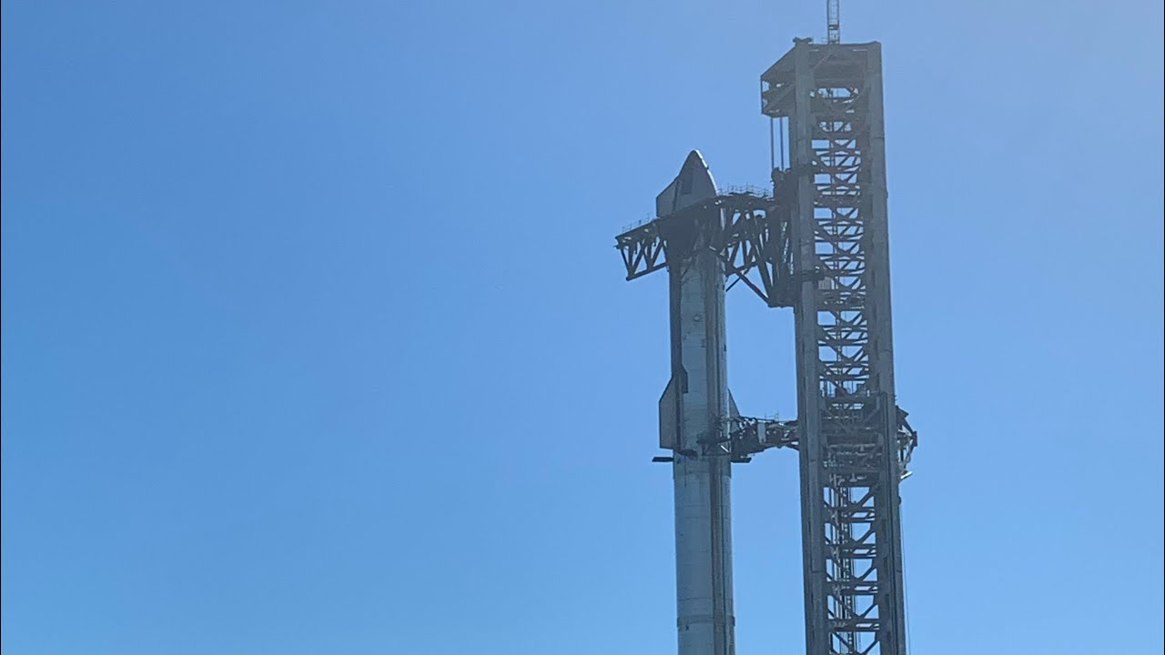 Flight 7 booster of starship landing - YouTube