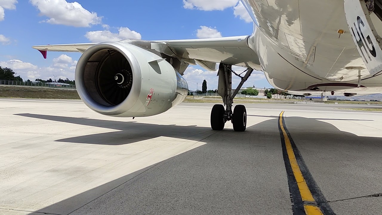 IAE V2500 Engine START-UP - YouTube