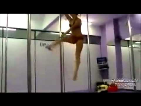 striptiz oynayan qizlarin gizlin cekimi