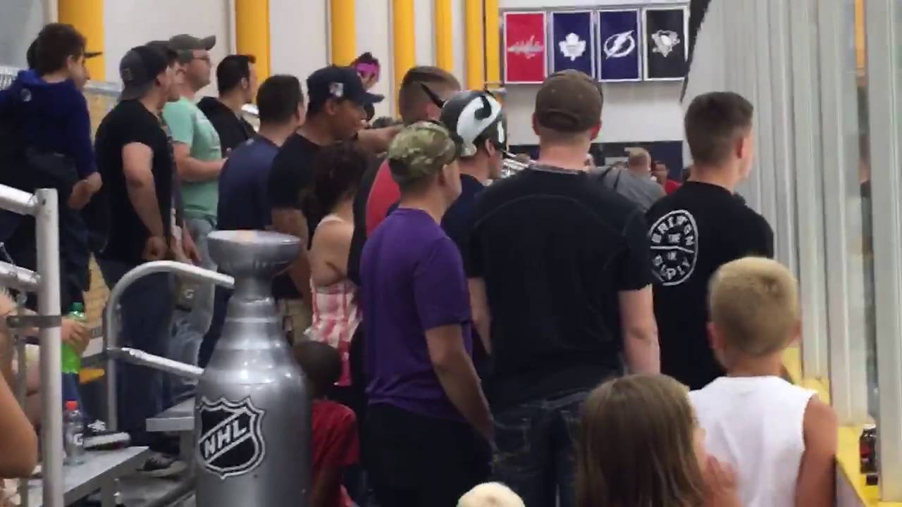 Team Apache hockey - YouTube