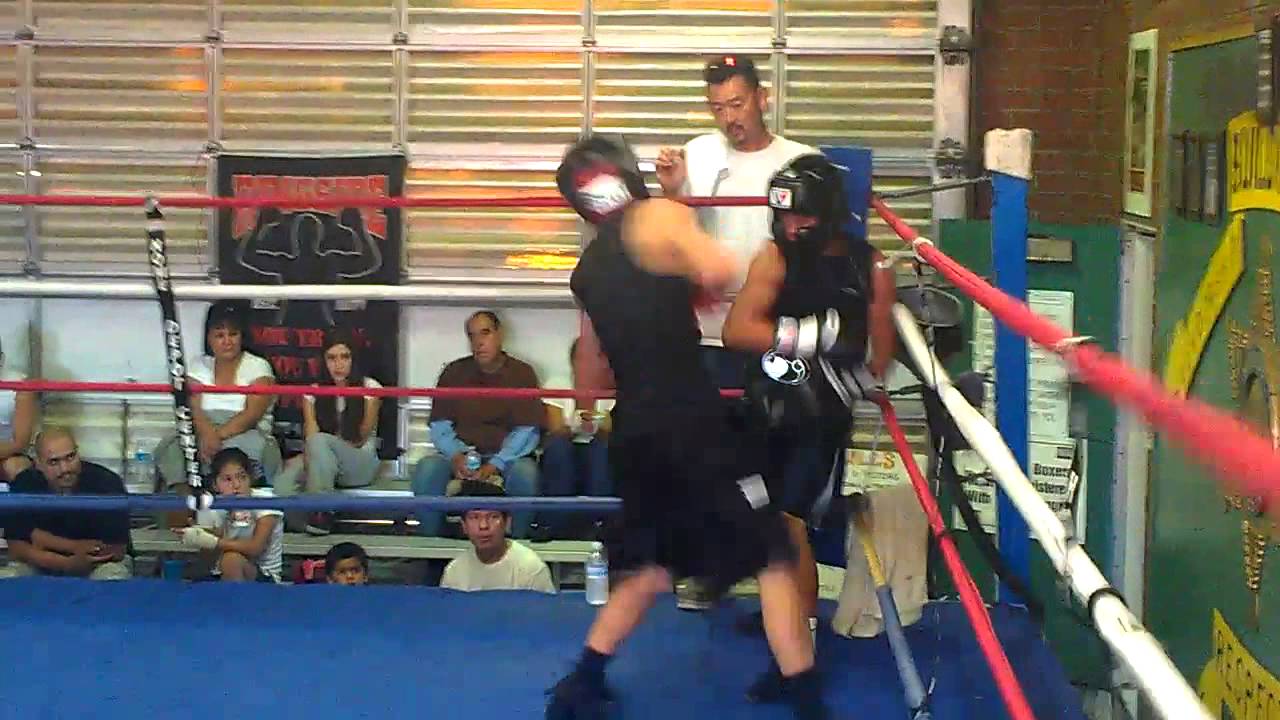 13 year old Ivan Zarate sparring with Brandon Lee - YouTube