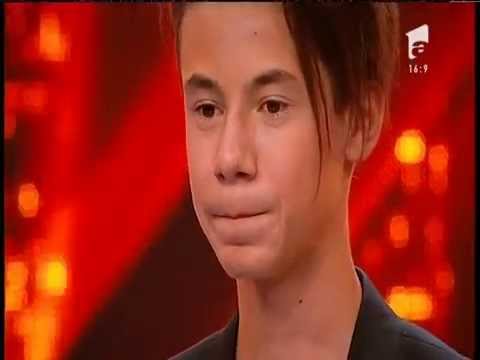 Jurizare: Adrian Istrate se califică în următoarea etapă X Factor - YouTube