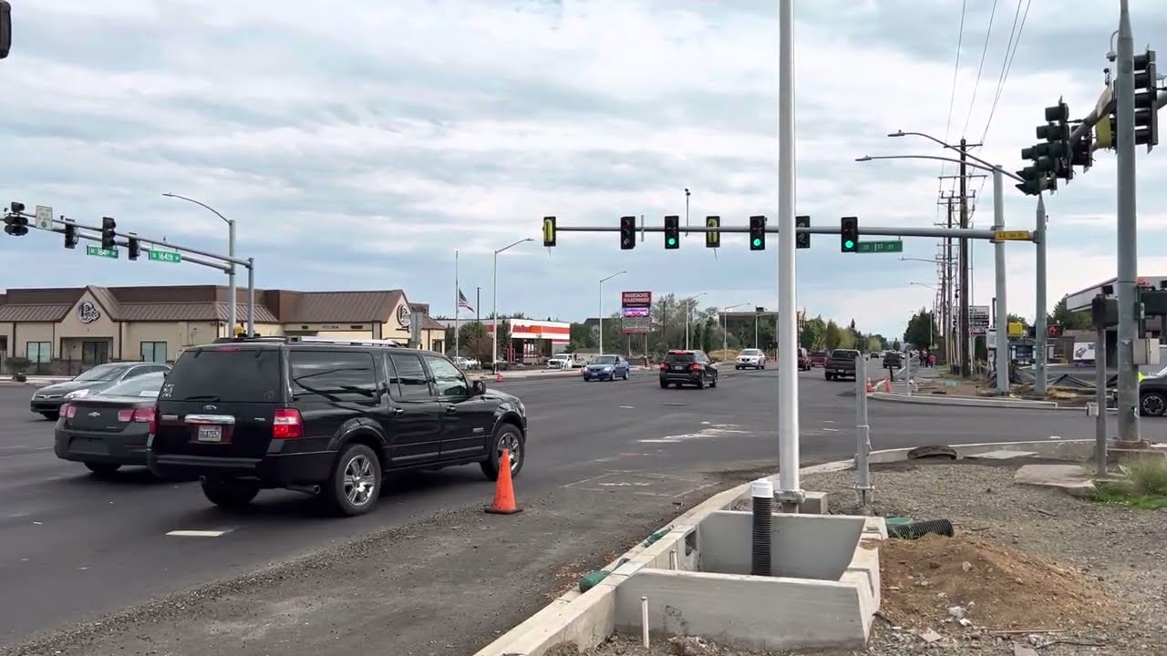 Traffic Signal due for Replacement 2 - YouTube