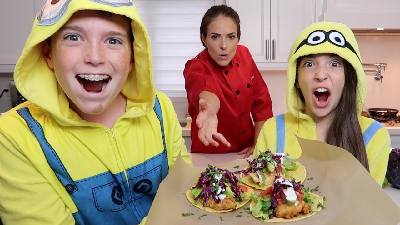 MINIONS STOLE MY TACOS!! - YouTube