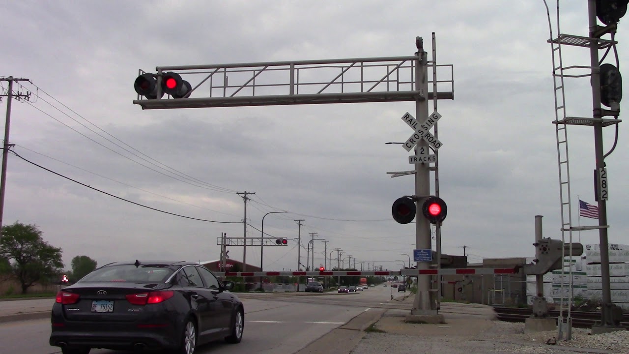 Metra 202 West in Mokena, IL 5/18/20 - YouTube