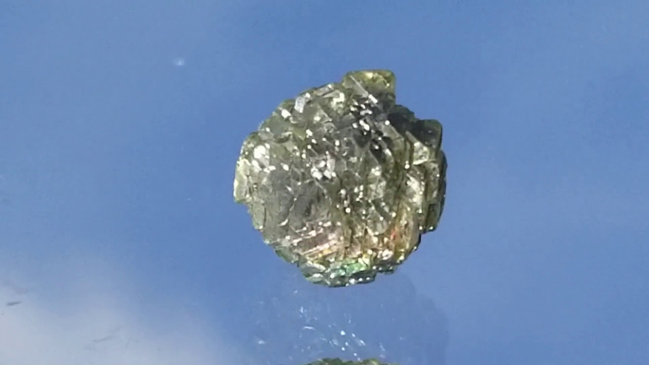 Natural Fancy Green Almaz Diamond - YouTube