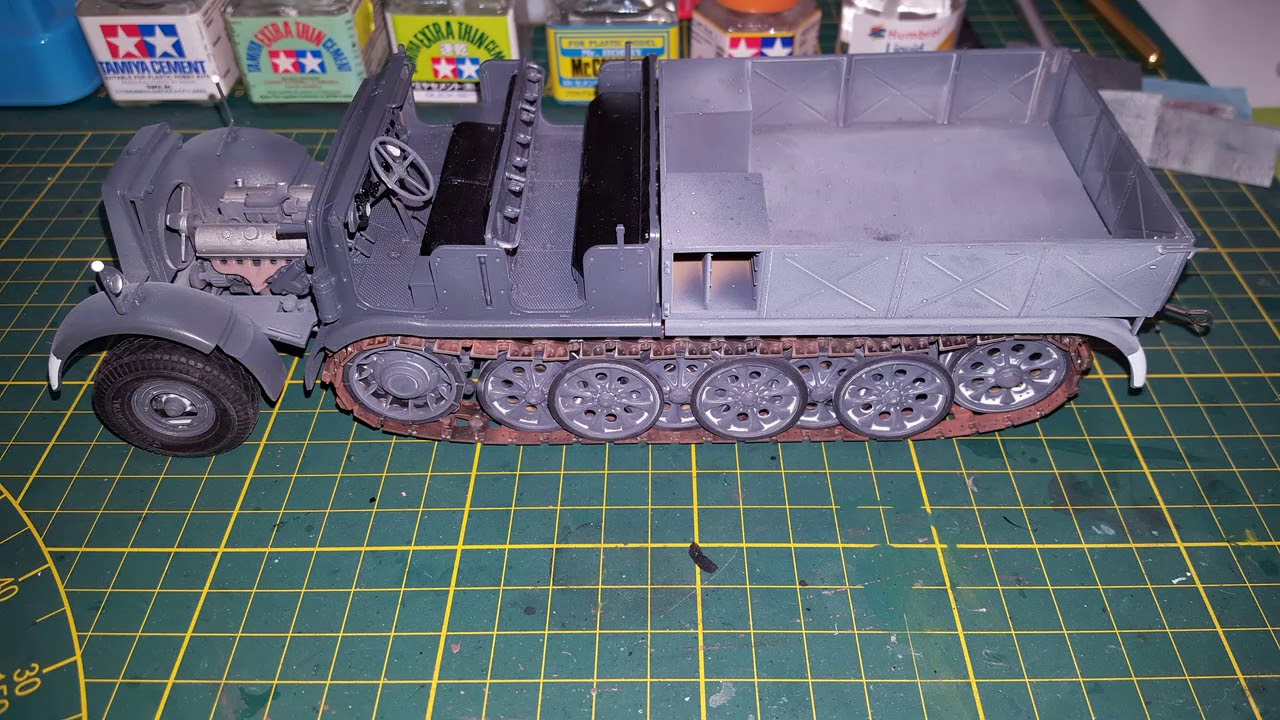 Tamiya Schwerer Zugkraft 18T ( Famo ) Scale 1.35 Build - YouTube