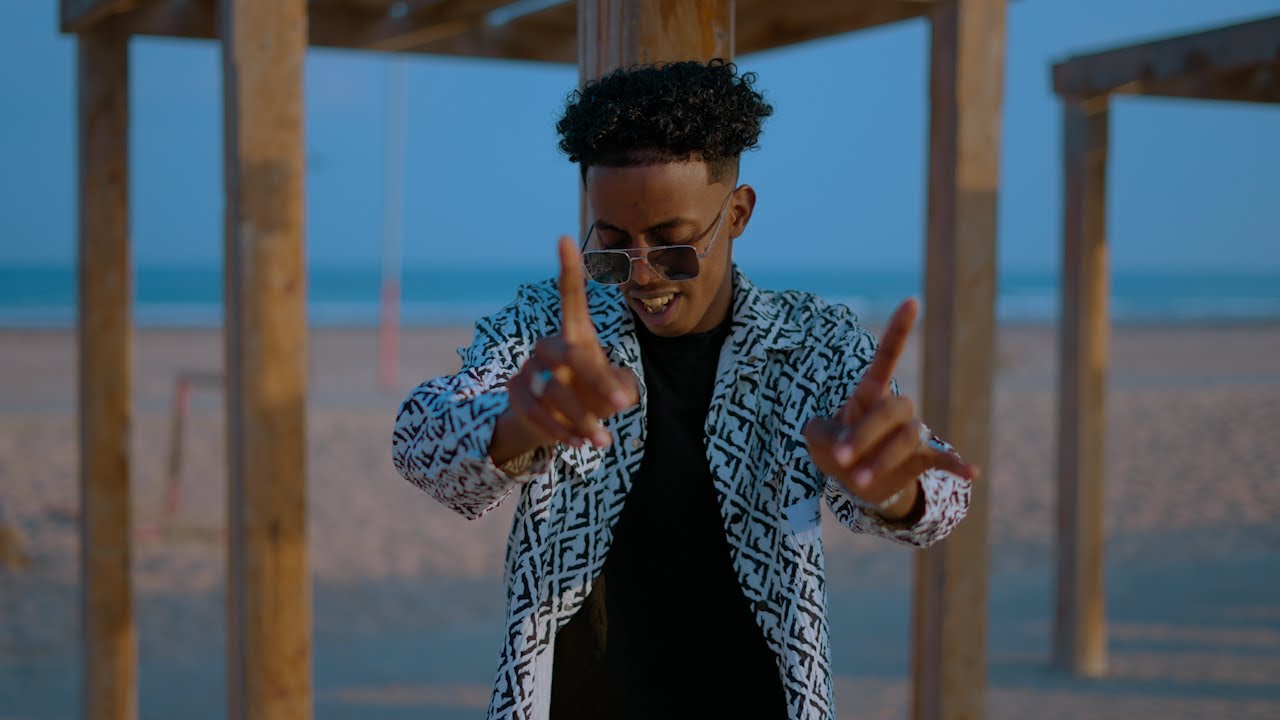 YOONIS CROWN - WUU SE SOCON WAAYEY - OFFICIAL VIDEO 2025 - YouTube