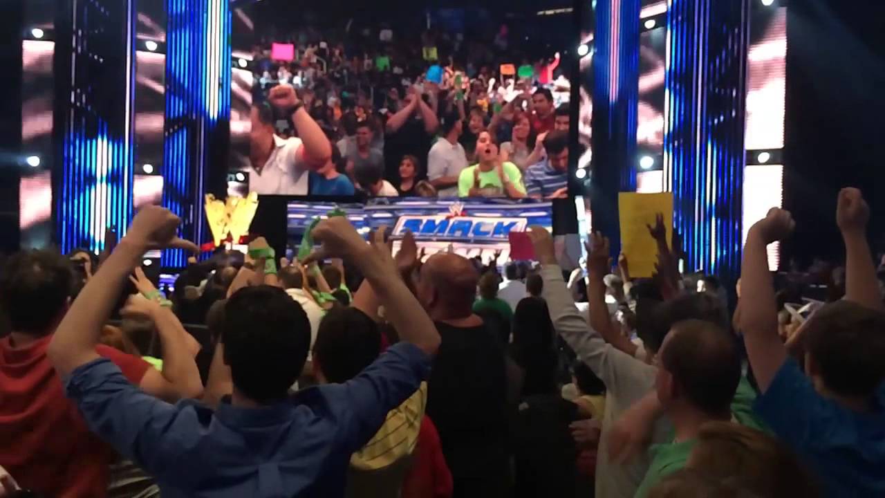 WWE Smackdown - The Shield Entrance LIVE (5/27/14) - YouTube