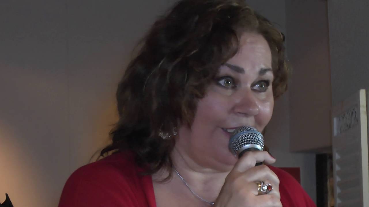 Grace Reece - Tari Malam - Beatrix, Schiedam 8mei2016 - "The End Of The ...