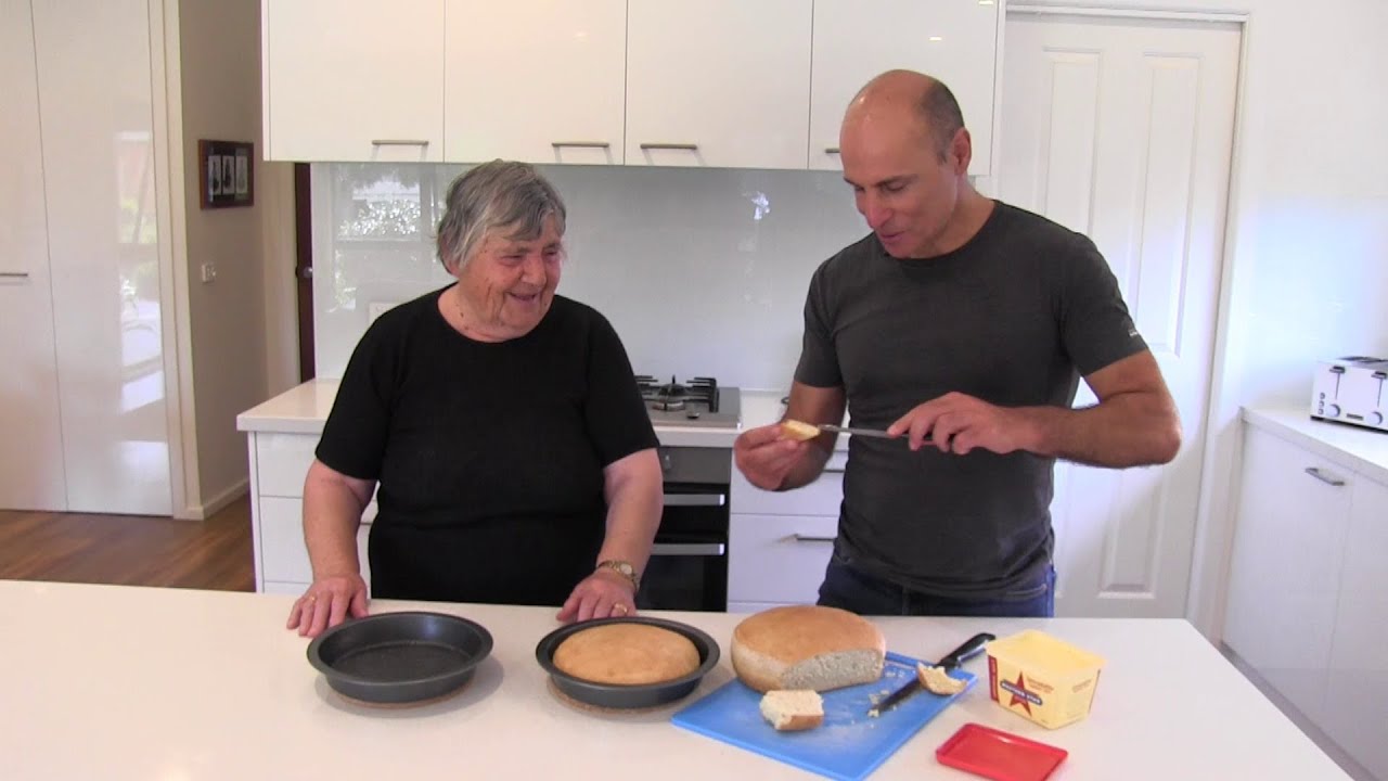 Best Bread Ever! Learn from the Master Bread Maker (my mum). It's ...