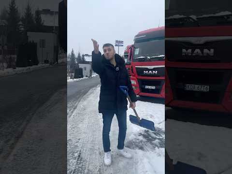 Avrupa’da ayakta kalmak zor, 1000 OYRO indirim için iş paylaşımı yapıyoruz. 🤷🏻‍♂️ #reklamyok