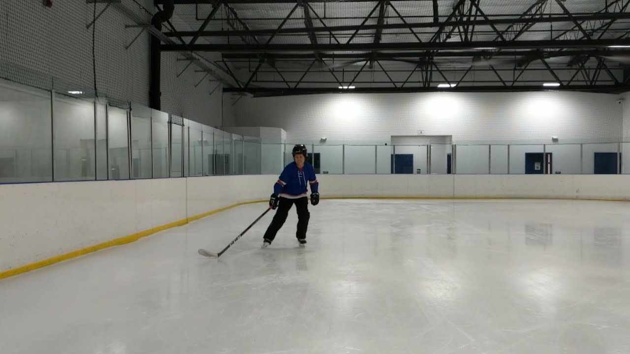 (8a) Shuffle skating - YouTube