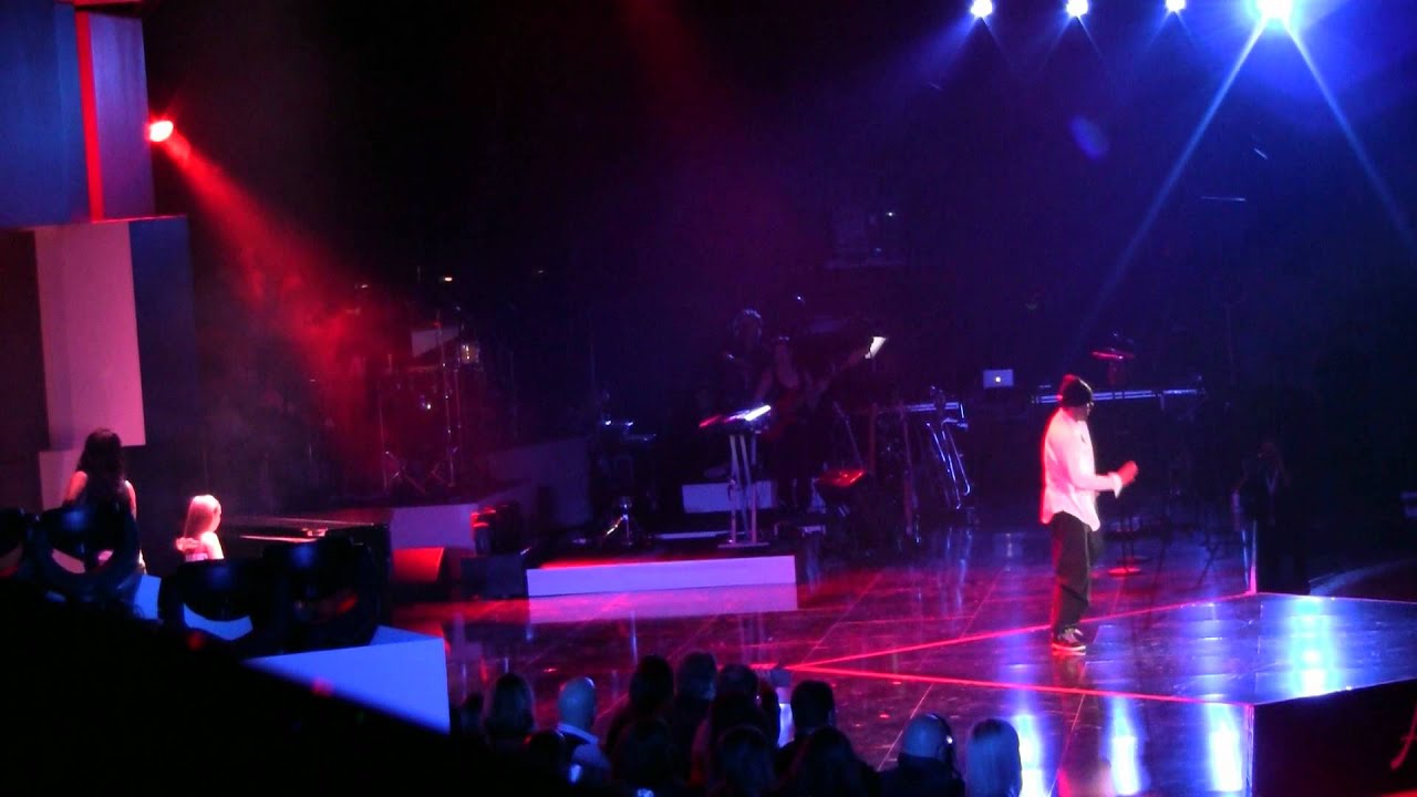 Emily Bear - Tutti Cuore & Gev Manoukian, Art on Ice 2012 - YouTube