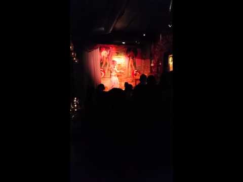Gaea lady : Beauty Beats Bellydance with White Silk Veil