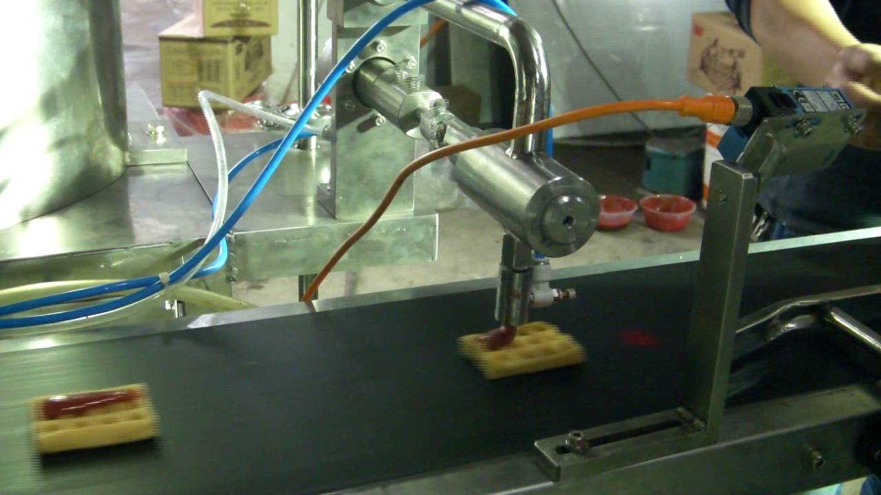 paste dosifier made by GXH machinery - YouTube