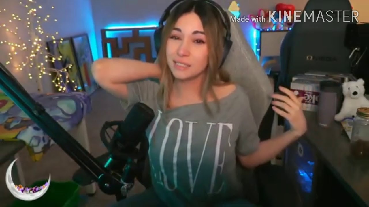 Alinity crying on stream while donations roll right in! - YouTube
