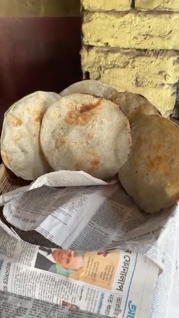 Famous Kalai Roti in Rajshahi | কালাই রুটি - YouTube