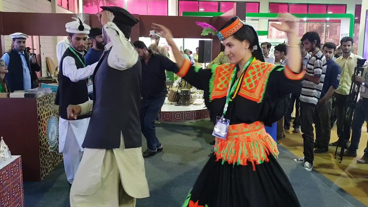 Traditional Chitrali Dance - YouTube