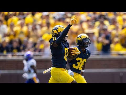 Michigan vs ECU mini vlog, players come out, Michigan winnin natty 2023 ...