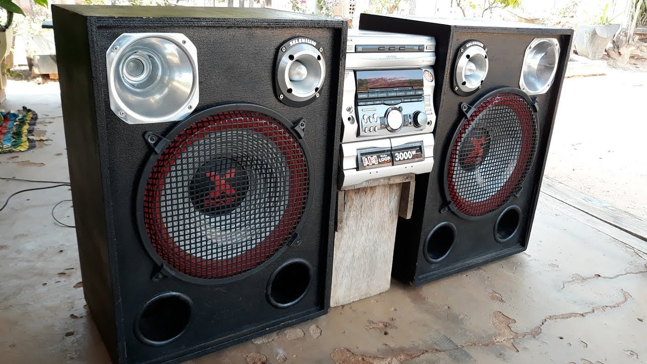 Sony Grx 9000 tocando em lugar aberto nas caixas do Gtr88 - YouTube