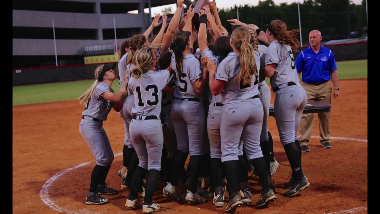 SPARTAN SOFTBALL 2017 HD 1080p - YouTube